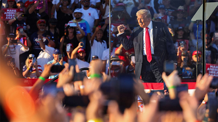 Excited crowds building for Donald Trump rally at Madison Square Garden