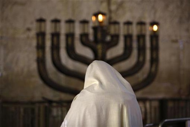 WATCH: 5 fun facts about Hanukkah